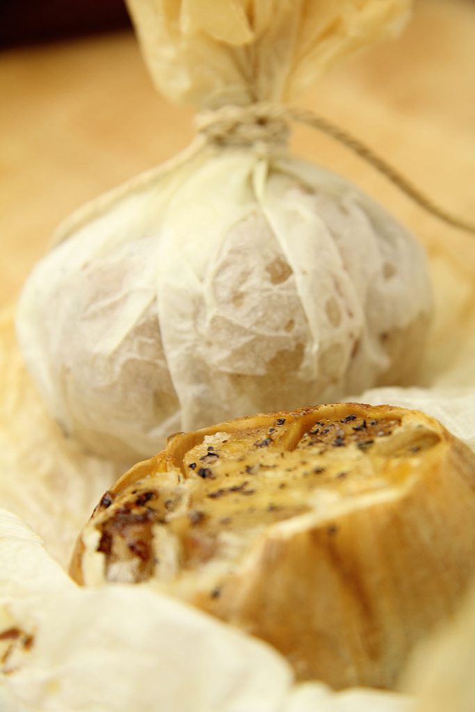 Roasted Smoked Garlic Recipe - The Artisan Food Trail